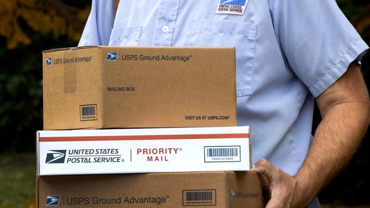USPS delivers 9 billionth package of this year’s holiday season in CT ...