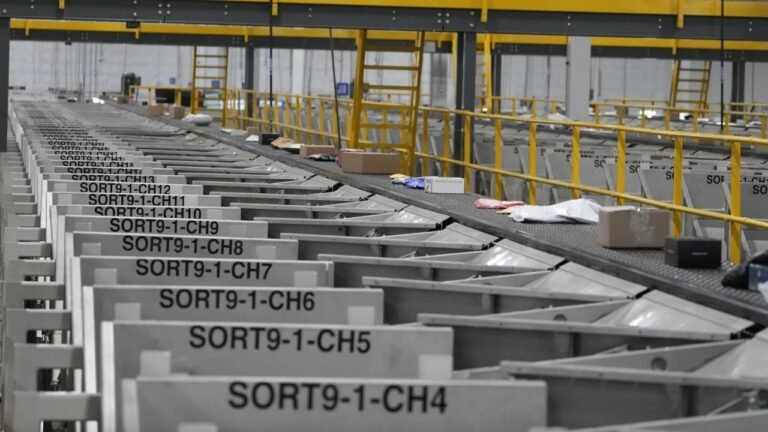 Workers exposed to acid at massive Postal Service facility in Arizona ...